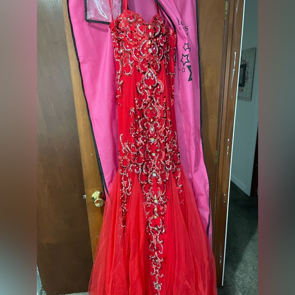 Splash | Dresses | Red Mermaidstyle Prom Dress Size 6 Brand Splash ...